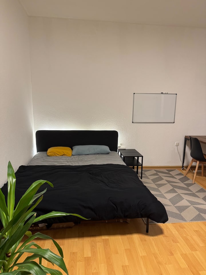 Spacious & Cozy Room Close To City Center - Nuremberg