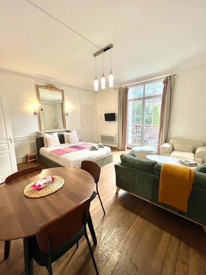 Appartement Cozy Avec Balcon • Cures & Vacances - Lac de Guéry