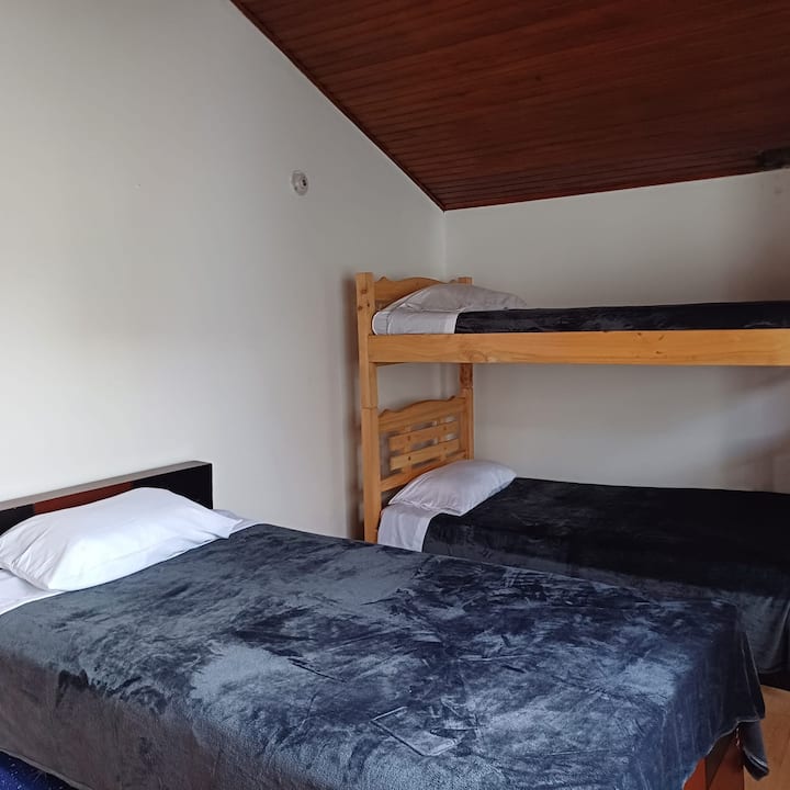 Casa Grande, Confortable Perfecta Para 12 Personas - Cota