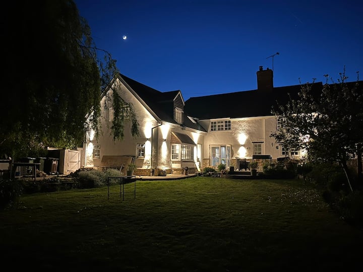 Idyllic Country Cottage, Beautifully Modernised - Thame