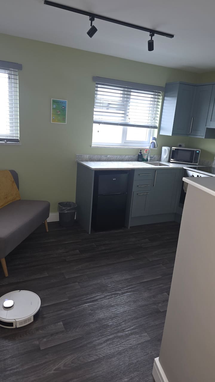 Lodge Causeway Studio Flat In Fishponds Bristol - Bristol