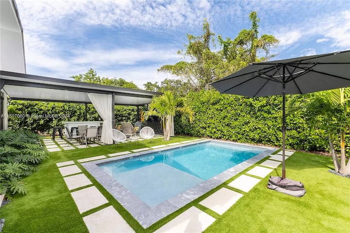 Miami Beautiful Pool Party House 18 Guest+ - Miami