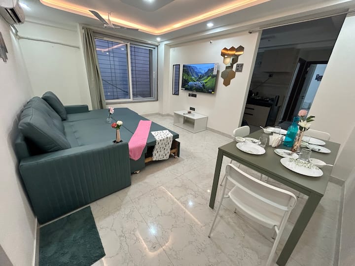 Luxury 2bhk Lake View Powai -Star Homes Powai. - 뭄바이