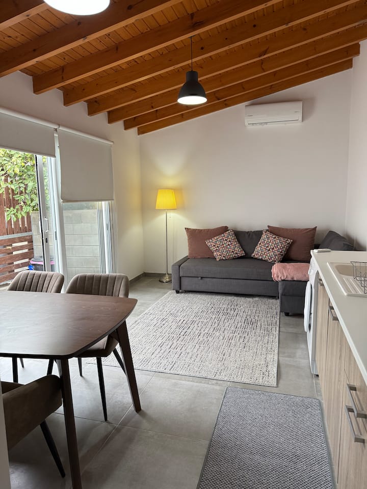 1 Bedroom House With Privacy, And All Appliances - Limassol