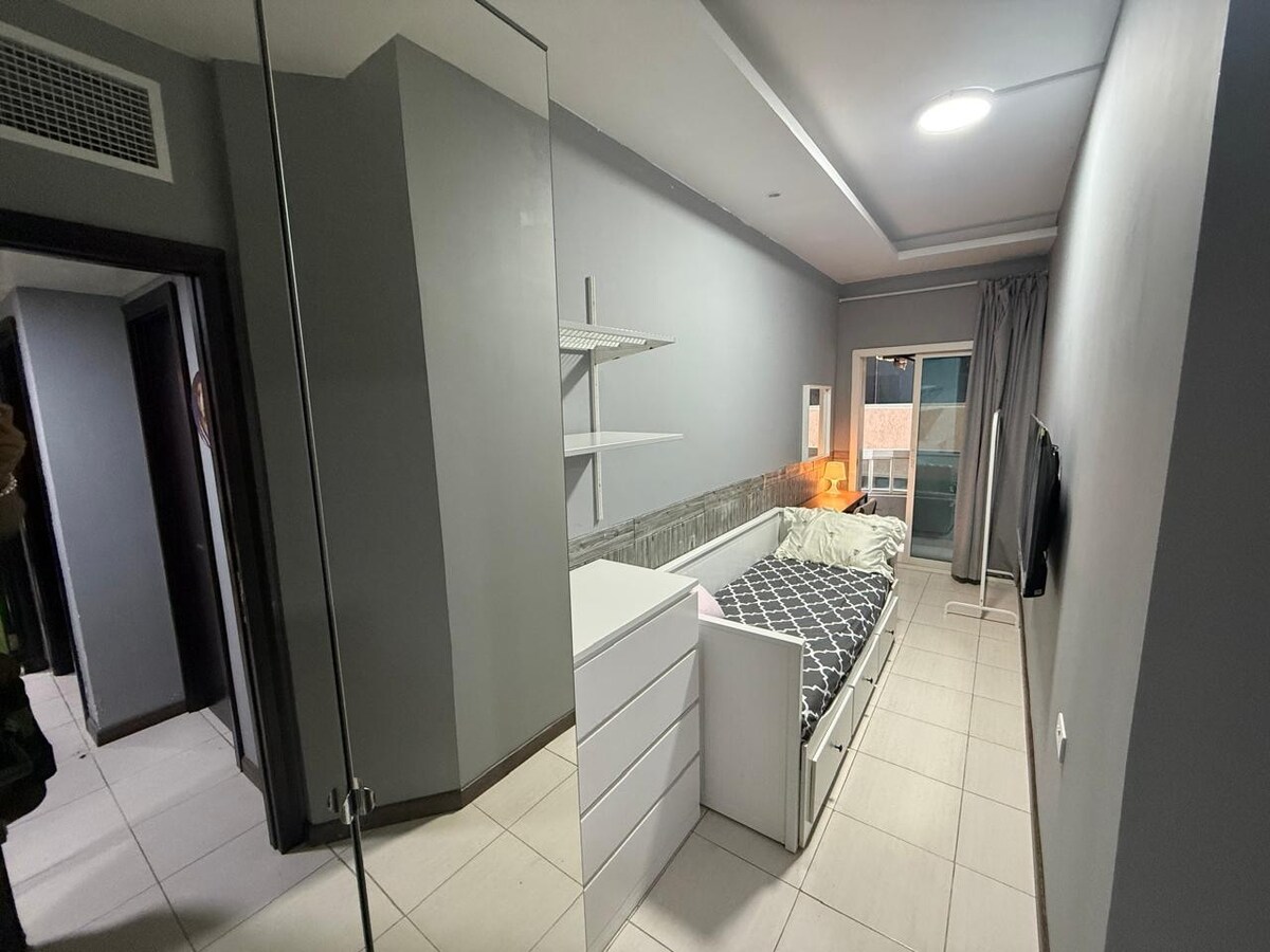 A Comfy Small Partition Room + Balcony on Corniche - Flats for Rent in ...
