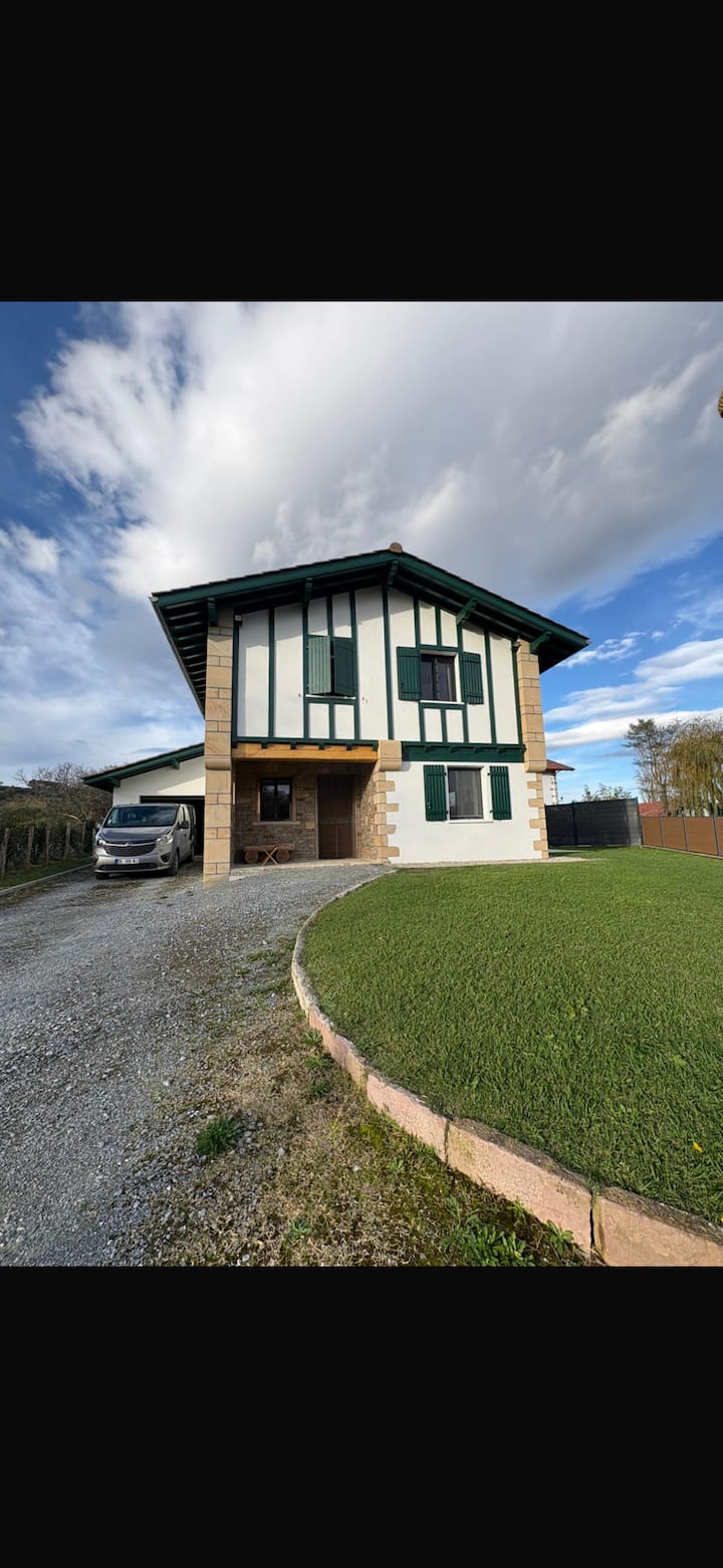 Maison Txanbolina - Sare