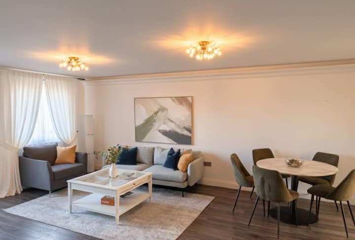 Cosy Large 3 Bedroom Flat- Spacious -Parking - Harrow