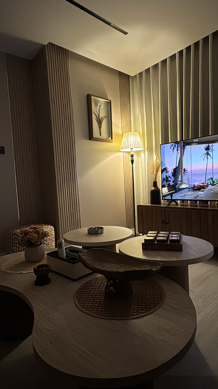 شقه علويه مكونه من غرفه وصاله ومطبخ فخمه مودرن - Riyadh