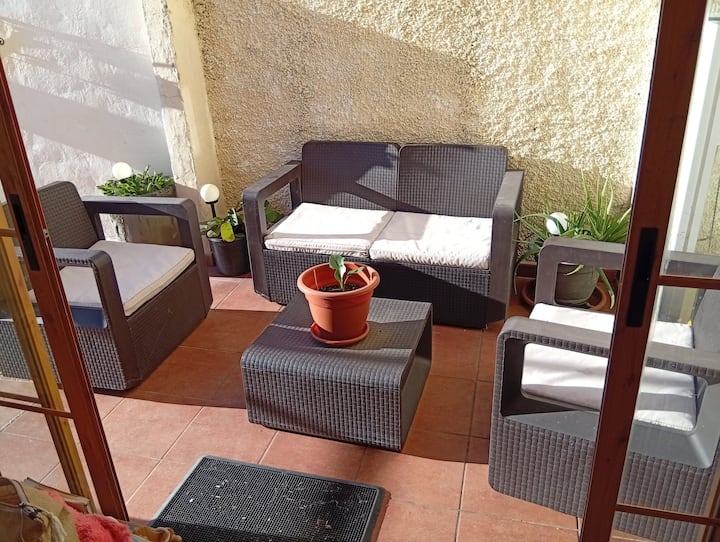 Se Encuentra En Centro Urbano, Zona Tranquila - El Tiemblo