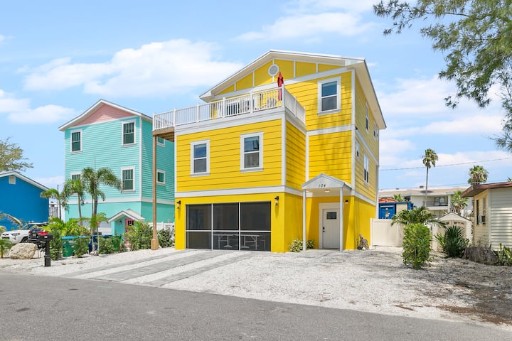 New! Gulf Views • Rooftop • Bridge St • Game Room! - Bradenton Beach, FL