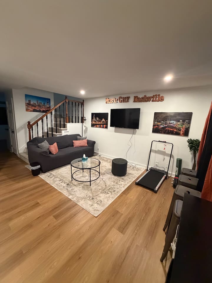 Nashville Crash Pad Located Mins From Downtown - Percy Priest Lake, TN