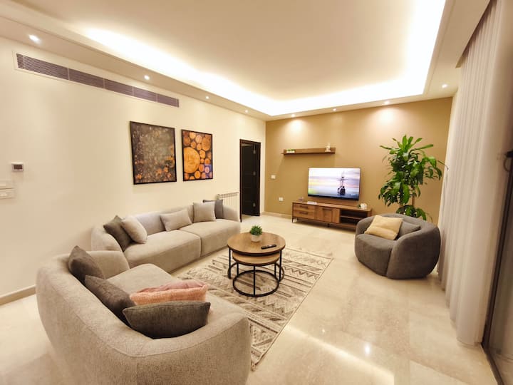 Spacious Charming Apartment In Quiet Neighborhood - Lebanon