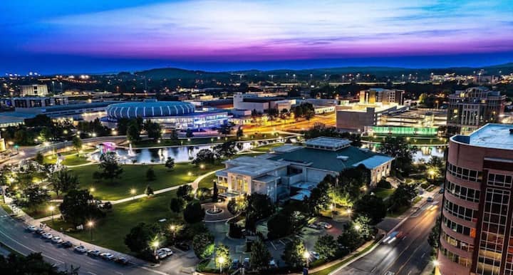 Luxury Living In Prime Location! - Huntsville, AL