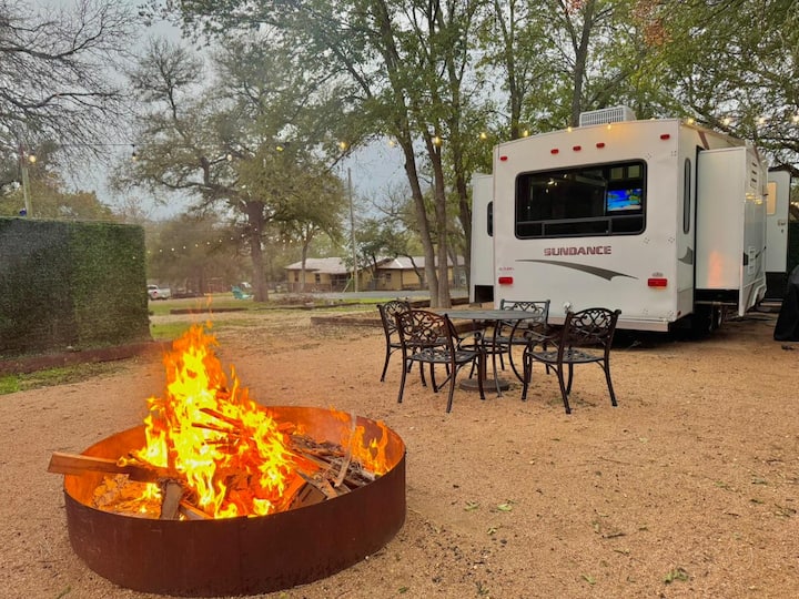 Camper/rv Near Lake Belton - Belton, TX