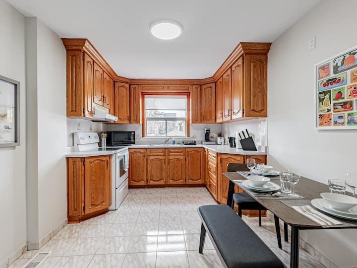 852 Ossington - Ground - Toronto