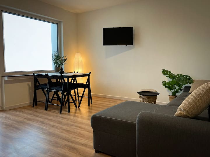 Studio Lippstadt 97 
Book Smart, Stay Smart! - Lippstadt