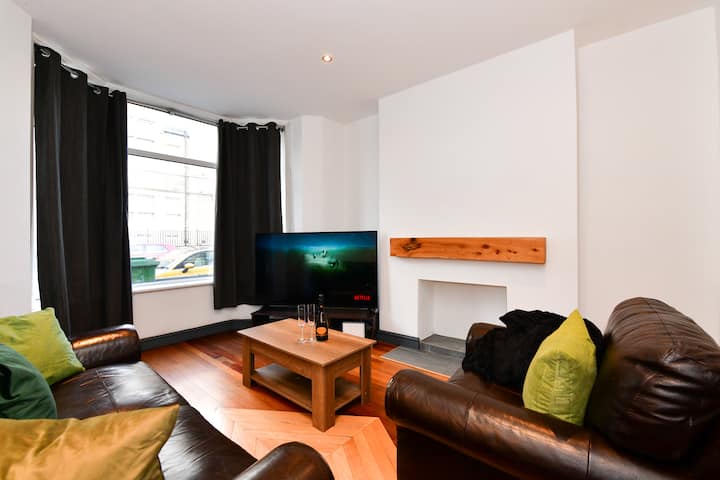 Stylish 2-bed • Close To City & Heath Hospital - Cardiff