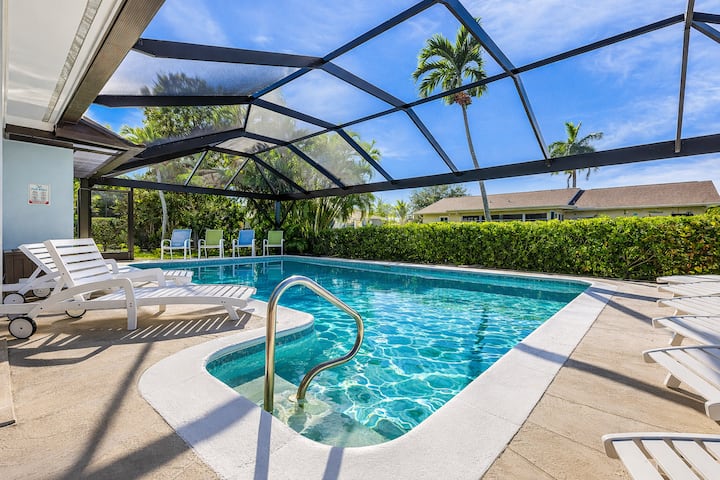 Heated Saltwater Pool | 8 Min Beach | Game Room - Naples, FL