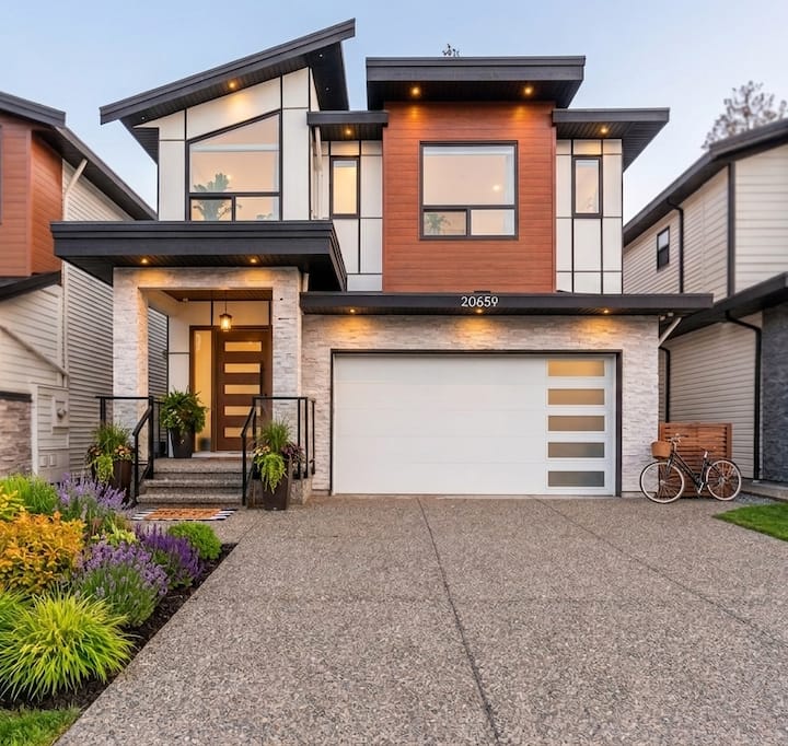Stylish Home Sleep 8+, Groups Welcome, Steamshower - Langley
