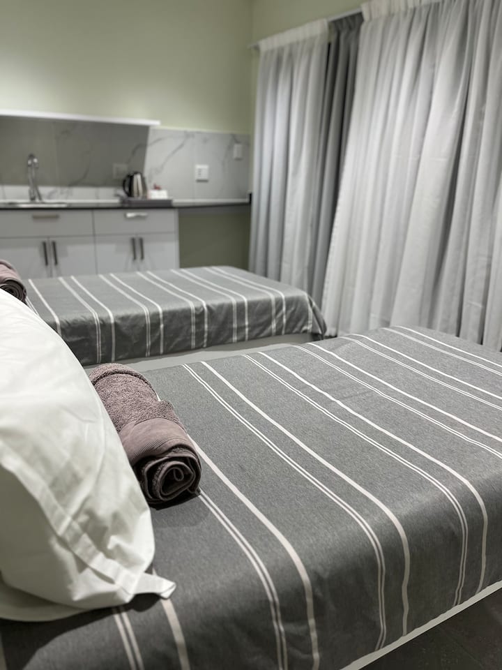 Stylish Stop Over Flat - Bloemfontein