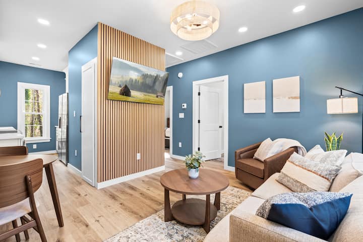 Stylish 2br Near Duke & Downtown | Office Space - Durham, NC