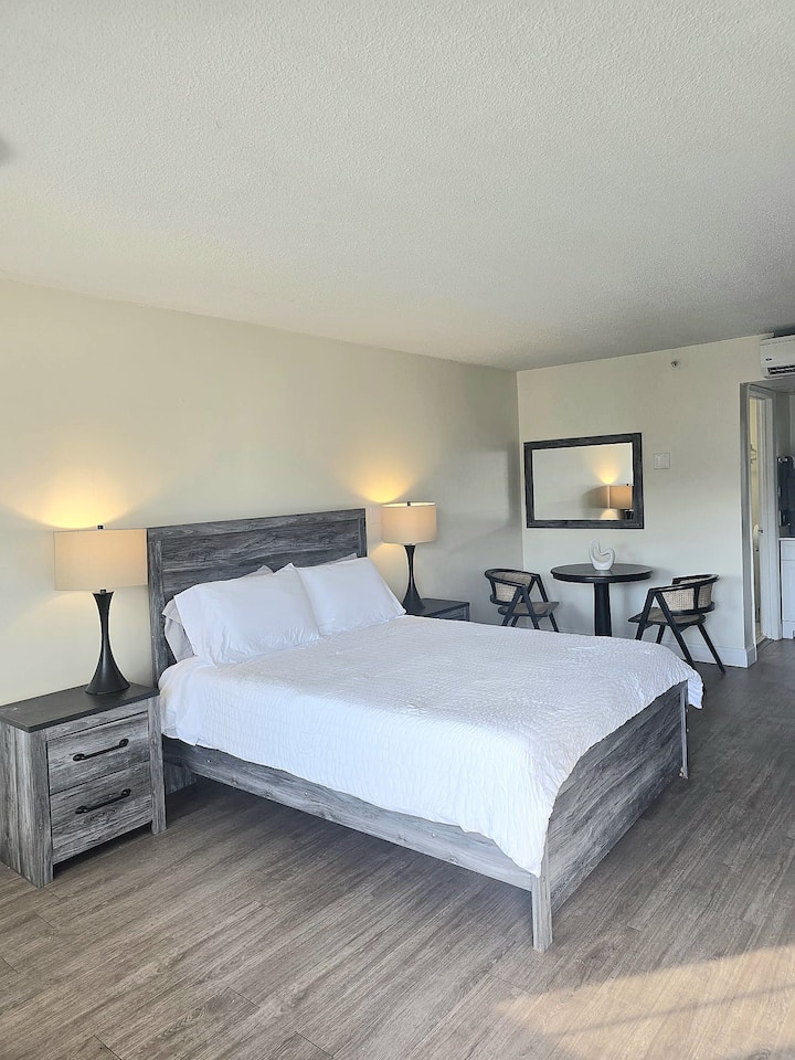 Lux Home Mins To *Atrium Health Mercy* & Park Expo - Cotswold - Charlotte