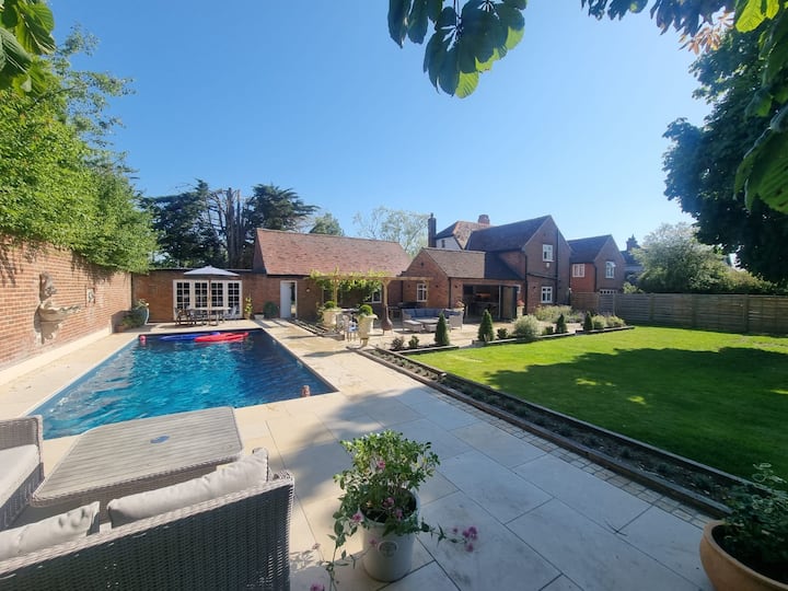 *Rare Farmhouse Experience, Without The Isolation* - Mersea Island