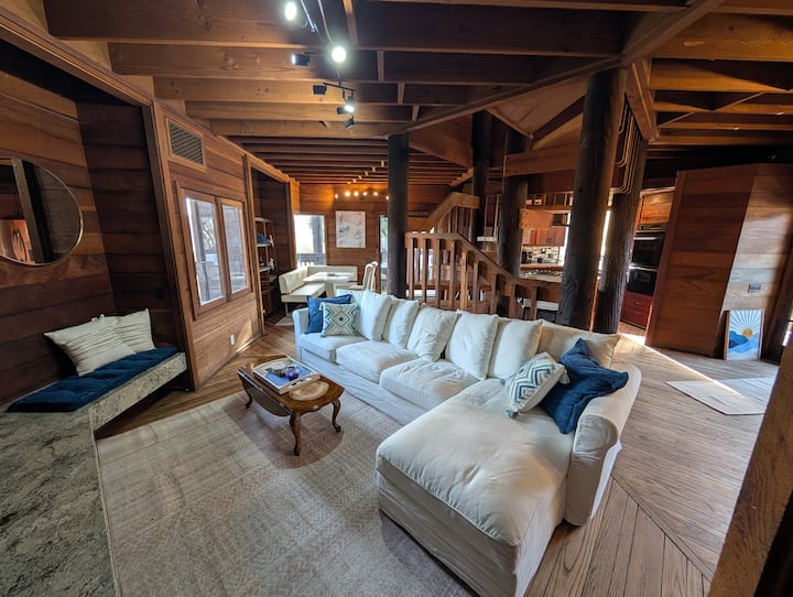 Beautiful Rustic Redwood Cabin - Valley Center, CA