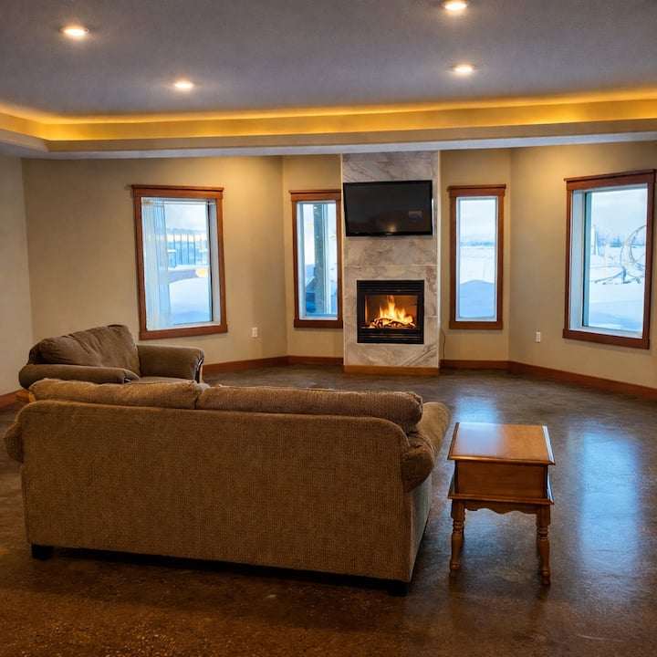 Castleview Ambassador Retreat | Near Battleford - 