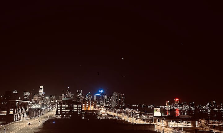 Riverwalk Loft Hideaway - Detroit