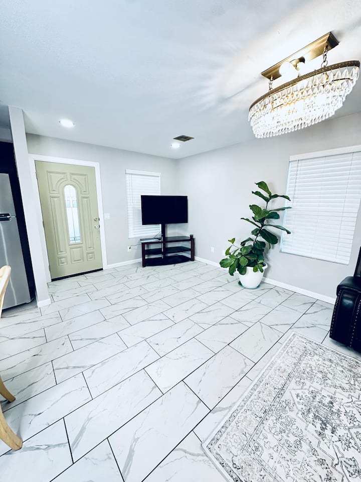 3 Minutes To Downtown • Trailer-friendly Parking - Tulsa, OK