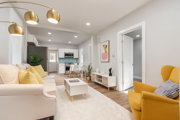 Beautiful 3br | Mins To Riverwalk - Pueblo, CO