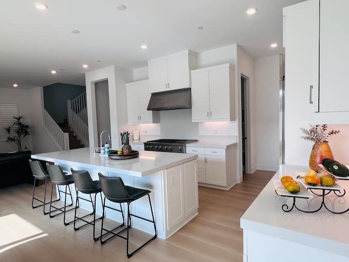 哈岗2025建商新房出租 - ウィッティア, CA