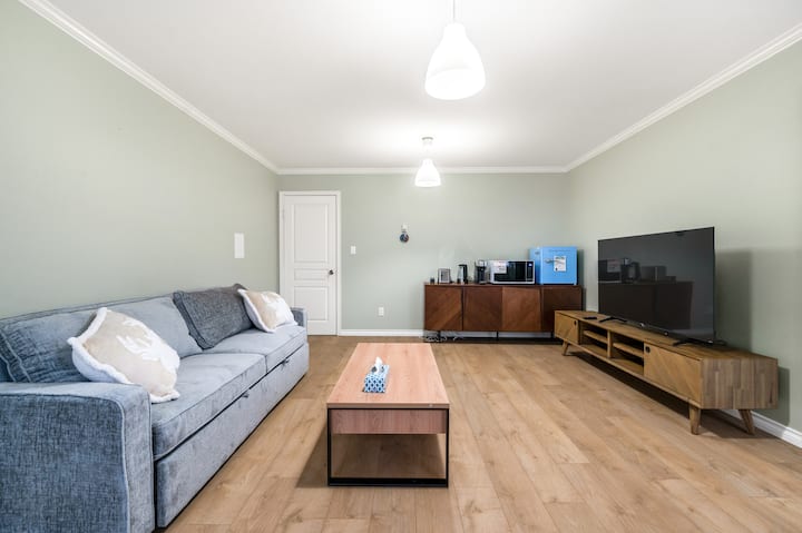 Stylish 1br Suite W/ Private Entrance In Richmond - Ladner