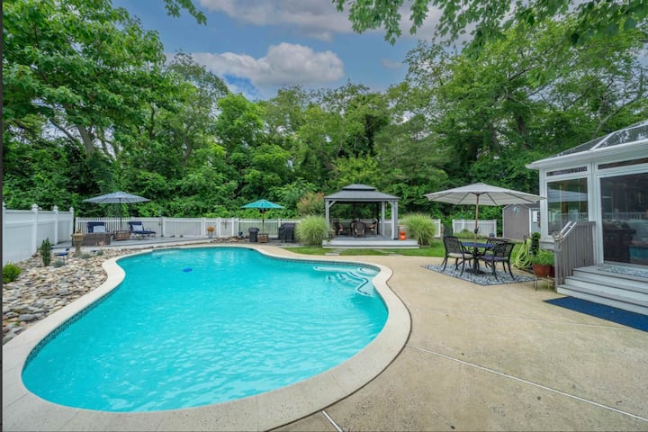 Cape May Paradise-pool-gym-gameroom-5 Br-sleeps 16 - Cape May