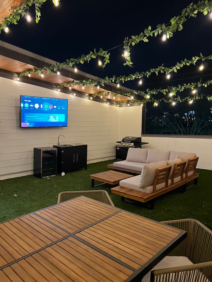 Modern Chic Townhome Near State Farm Arena - Atlanta, GA
