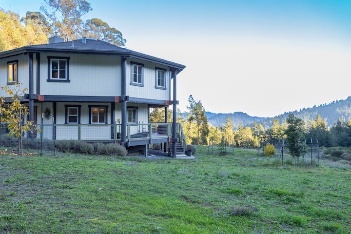 Octagon House • Forest Retreat• Hot Tub•near River - Monte Río, CA