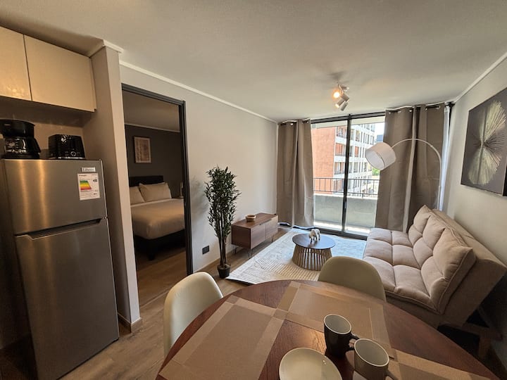 Historia Y Conectividad En Santiago - Santiago