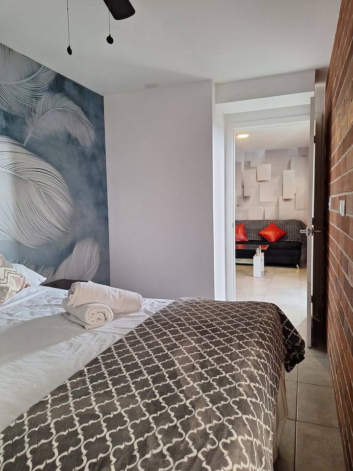 Modra Z.4 Flamingo 1209 - Guatemala City