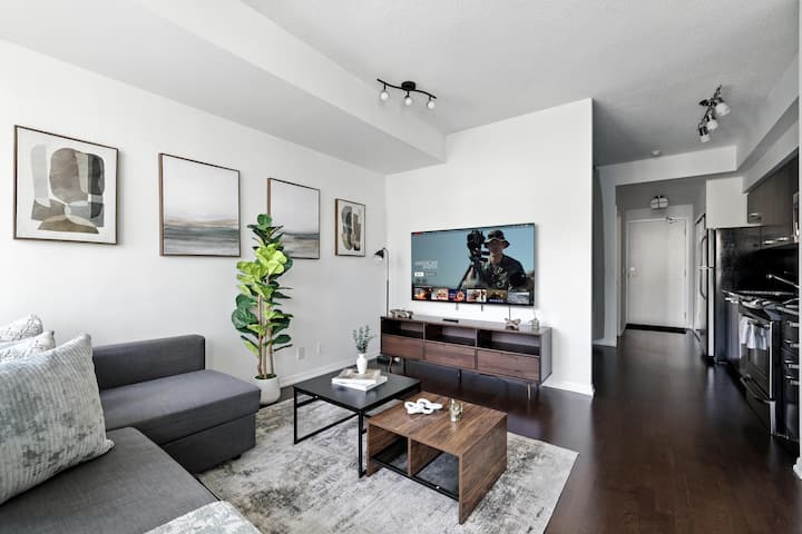 Financial District Oasis| Sleeps 5| 55"tv - Toronto, ON