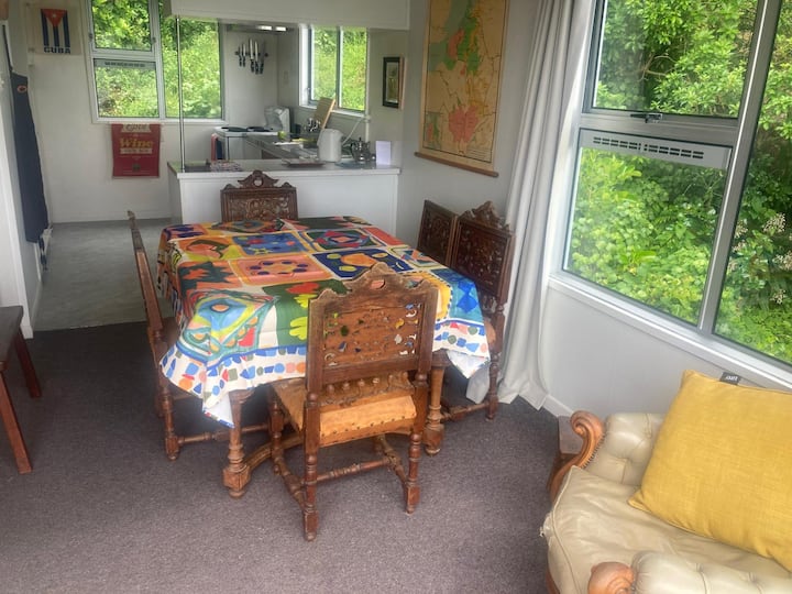 Roseneath ‘City Walk’ With Views And Garage/2brm - Wellington