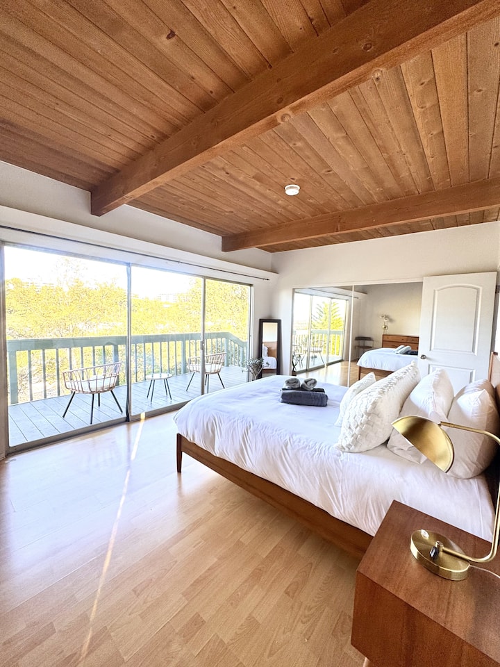 Spacious 3-bed Home 10 Min. Walk To Universal! - Hollywood, CA