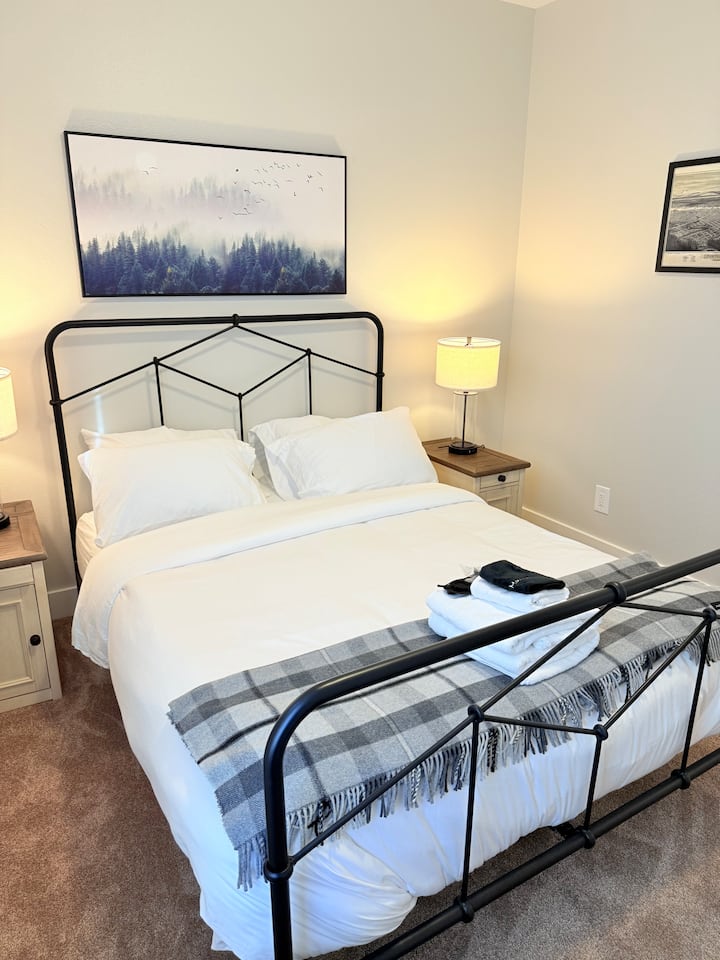 Slabtown Solace At Nob Hill - Portland, OR