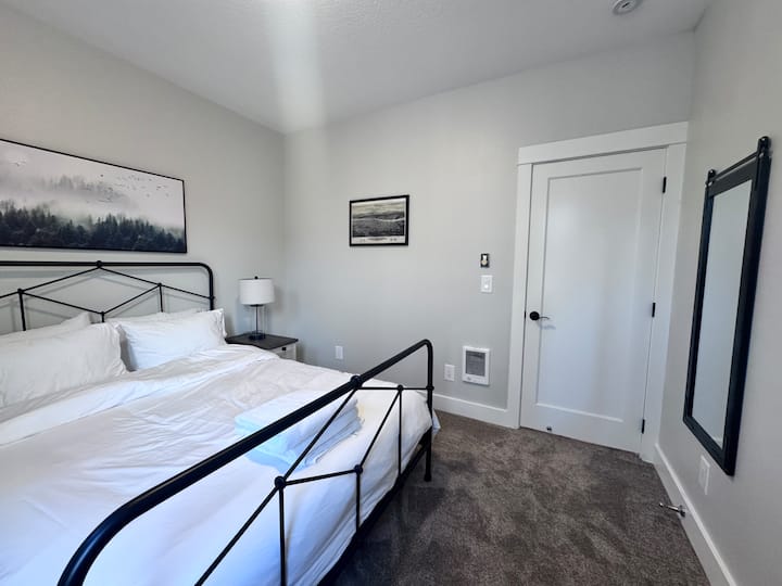 Slabtown Solace At Nob Hill - Portland, OR