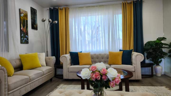 Spacious Home: Use As One Or 2 Fully Private Units - Brossard