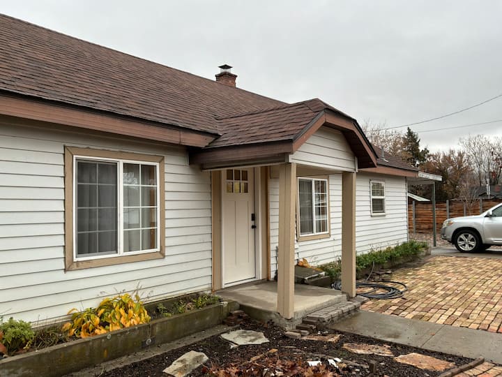 Island House - Wenatchee, WA