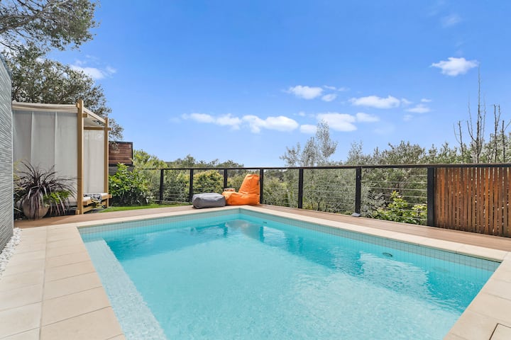 Empyrean By The Sea 
Ground Floor Guest Suite - Victoria