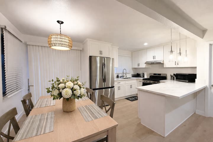 Family 5br/3ba Home: Private Yard & Fruit Trees - Montebello, CA