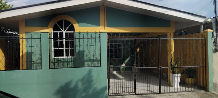 Green Vacation House - Pimienta