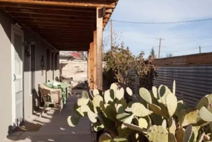 Charming Historic One Bedroom Adobe In Marfa Tx - Marfa